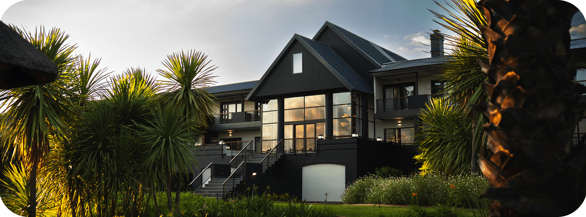 Dining at Emerald Hotel | Graze Restaurant